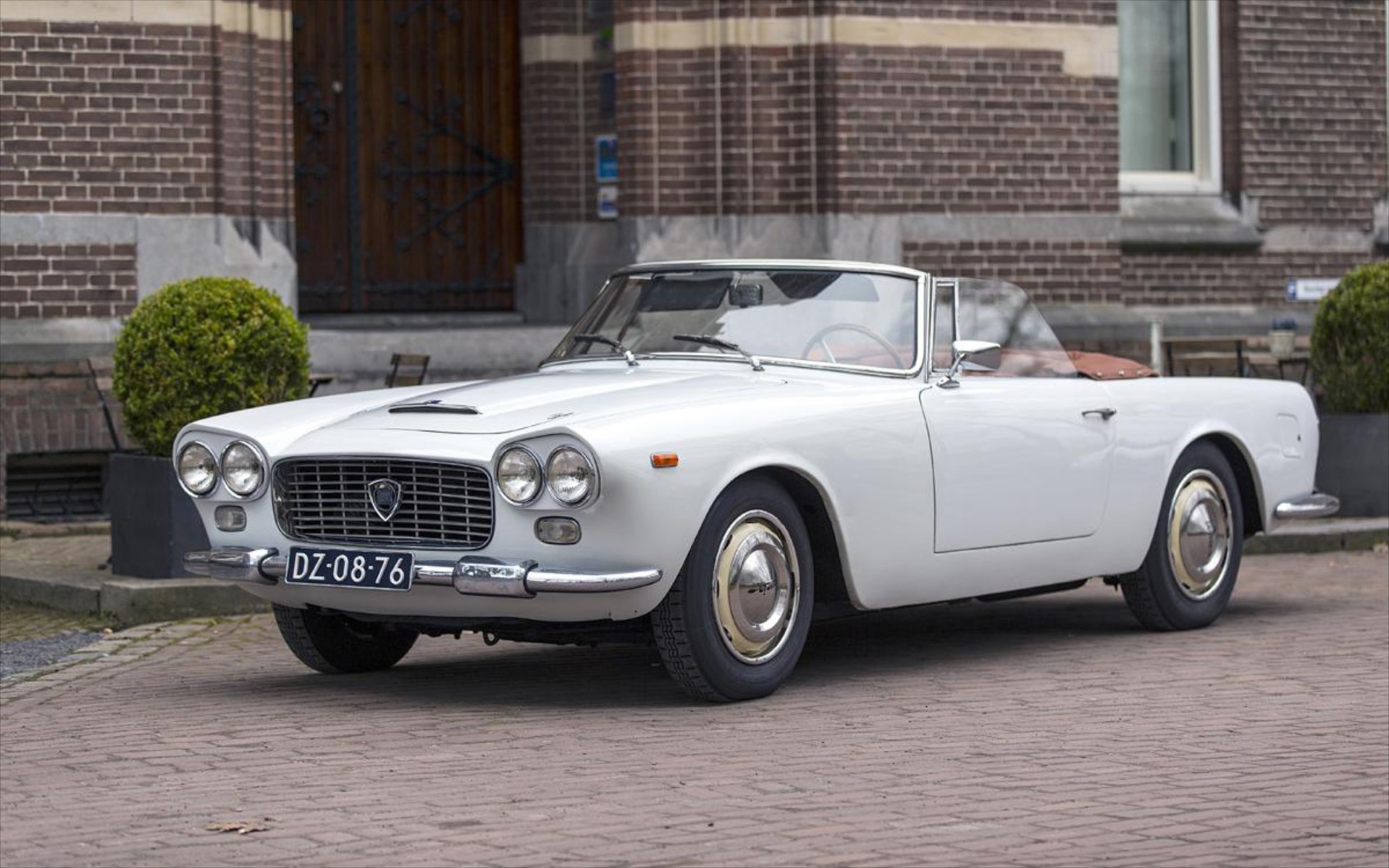 Alfa Romeo 2600 Spider & Lancia Flaminia 2.5 Convertible - Ανωτέρα τάξη ...