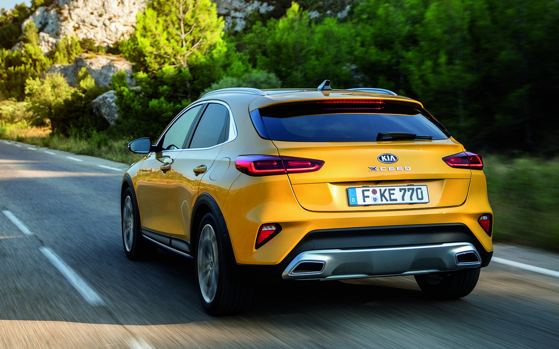 NEO KIA XCEED. 3 πρόσωπα - 1 αυτοκίνητο! - Ένα high-tech Crossover ...