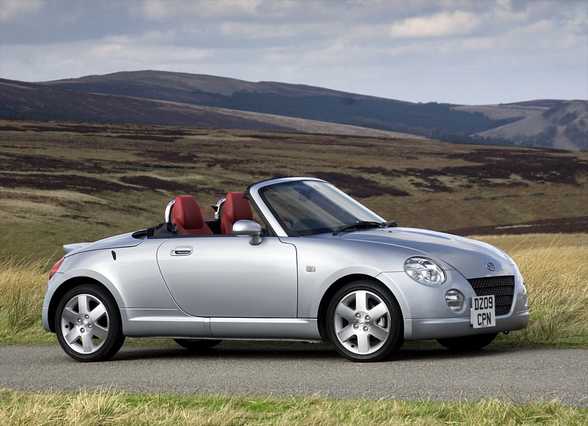 Daihatsu Copen - Το λιλιπούτειο roadster-coupe προσφέρει αστείρευτη ...