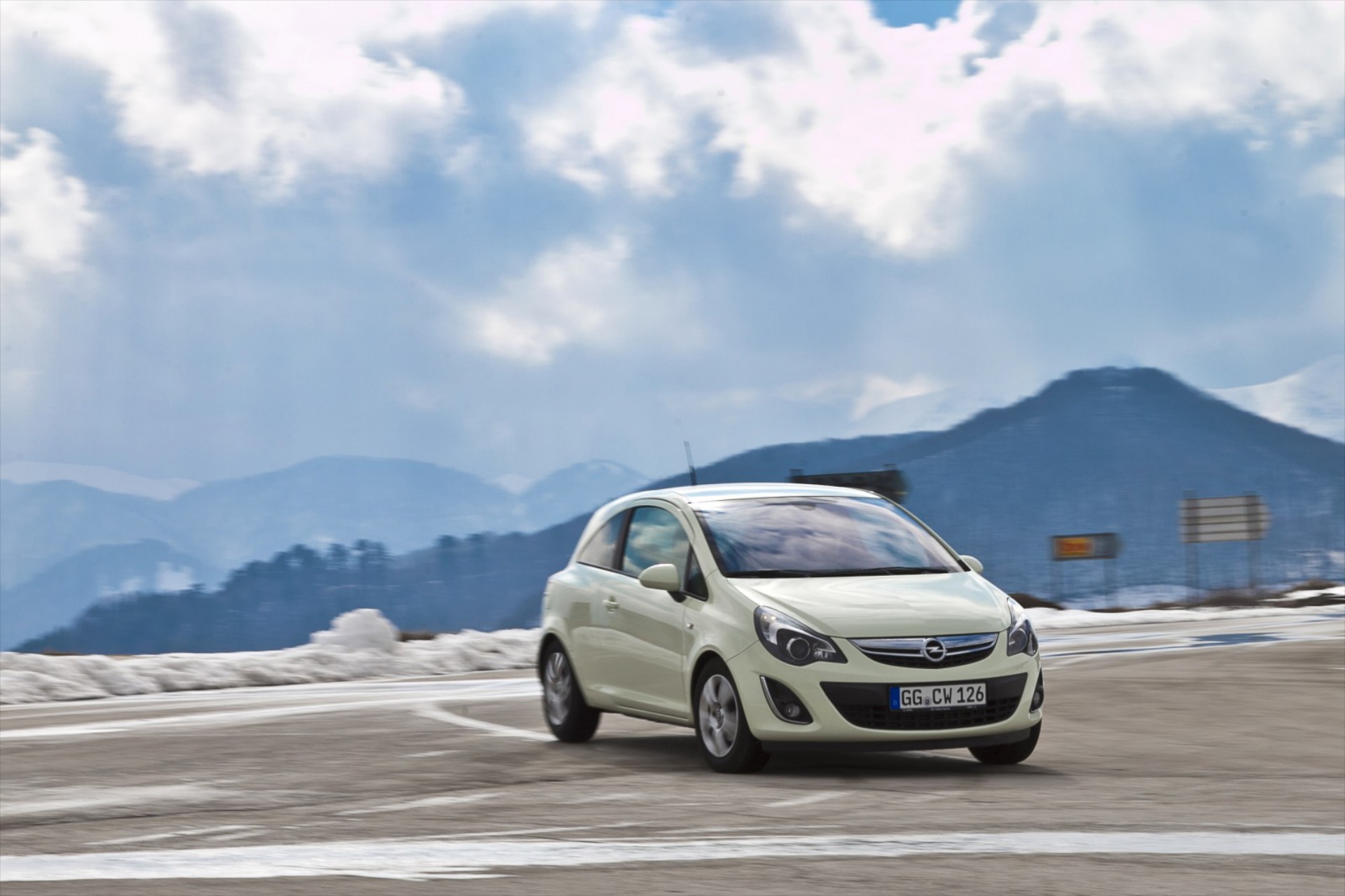 Opel Corsa 1.3 ecoFLEX - Με έμφαση στην οικονομία, το Corsa 1.3 ecoFlex ...