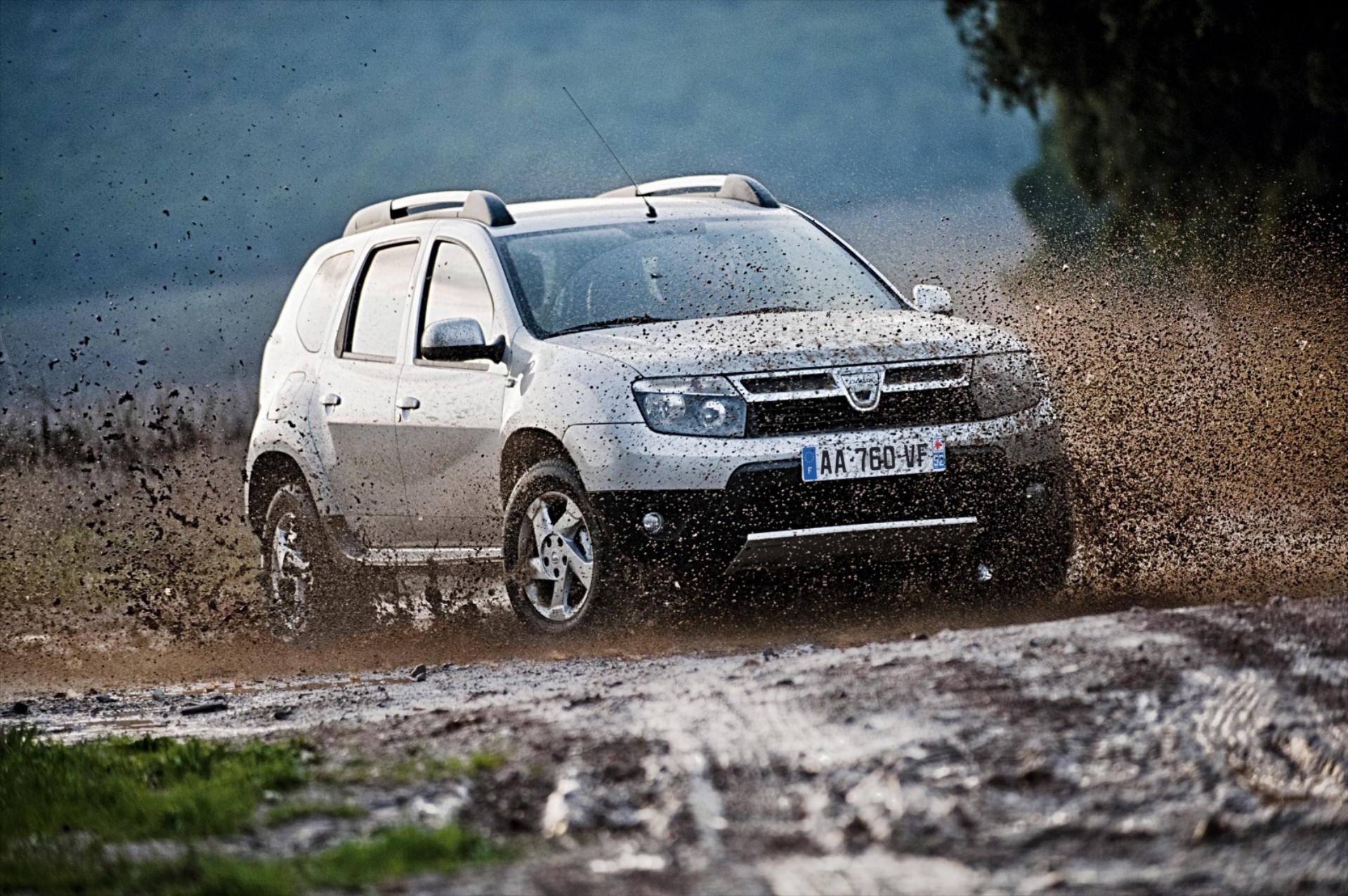 Dacia Duster 1.5 dCi 4x4 - Γλυκαίνει αγοραστές από διαφορετικές ...