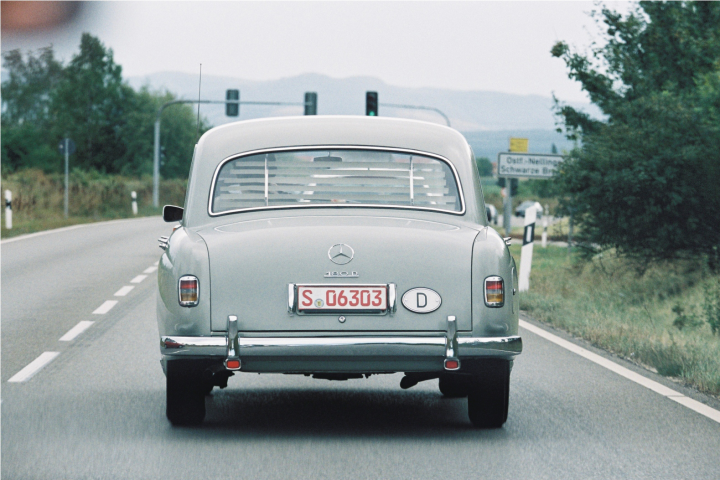 ΟΔΗΓΟΥΜΕ Mercedes-Benz W120: Πρόγονος όλων - Ήταν ένας πραγματικός ...